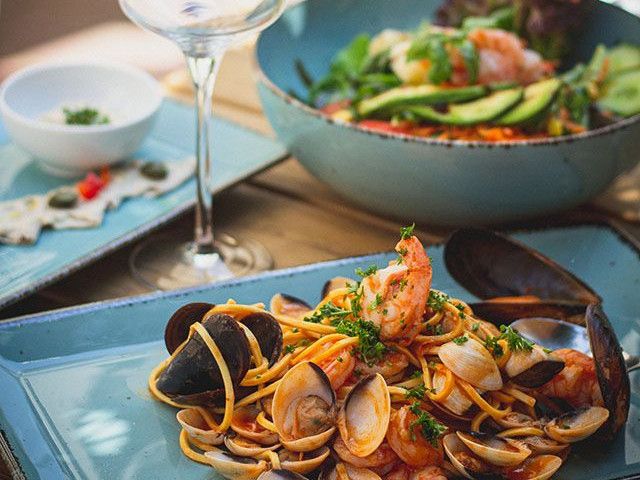 Dining Out Magazine, your trusted restaurant guide to the Algarve.